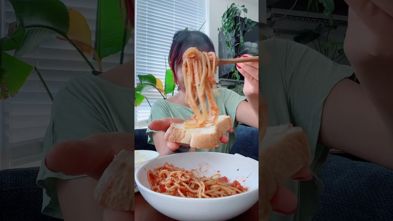 Spaghetti On White Bread? Yay Or Nay?! 🍝 #shorts #mukbang